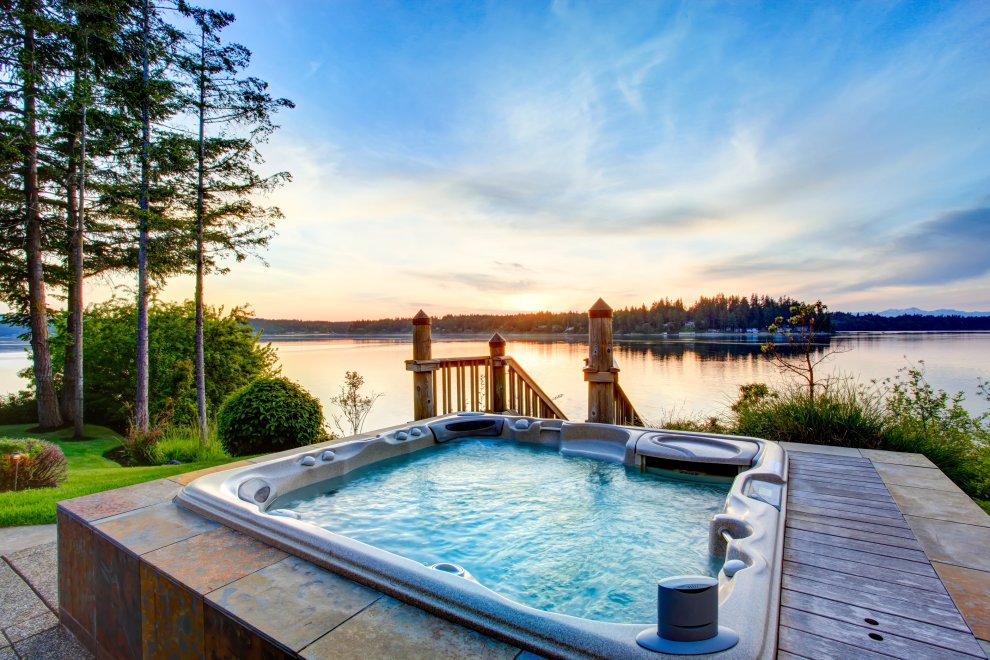 What Is The Difference Between A Jacuzzi A Hot Tub And A Spa 